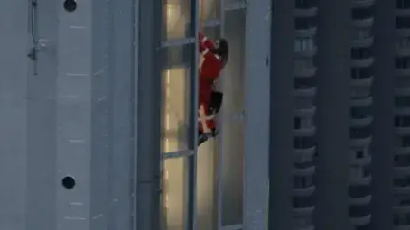 Jared scales Empire State to promote music tour | Republic World