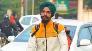 Swiggy delivery boy's Viral Story: Rides 40 km Daily, Studies During ...