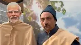 Watch: Life-size cutout of PM Modi comes alive in traditional Kashmiri ...