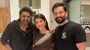 Salaar: Shruti Haasan plays cricket with Prashanth Neel, poses with ...