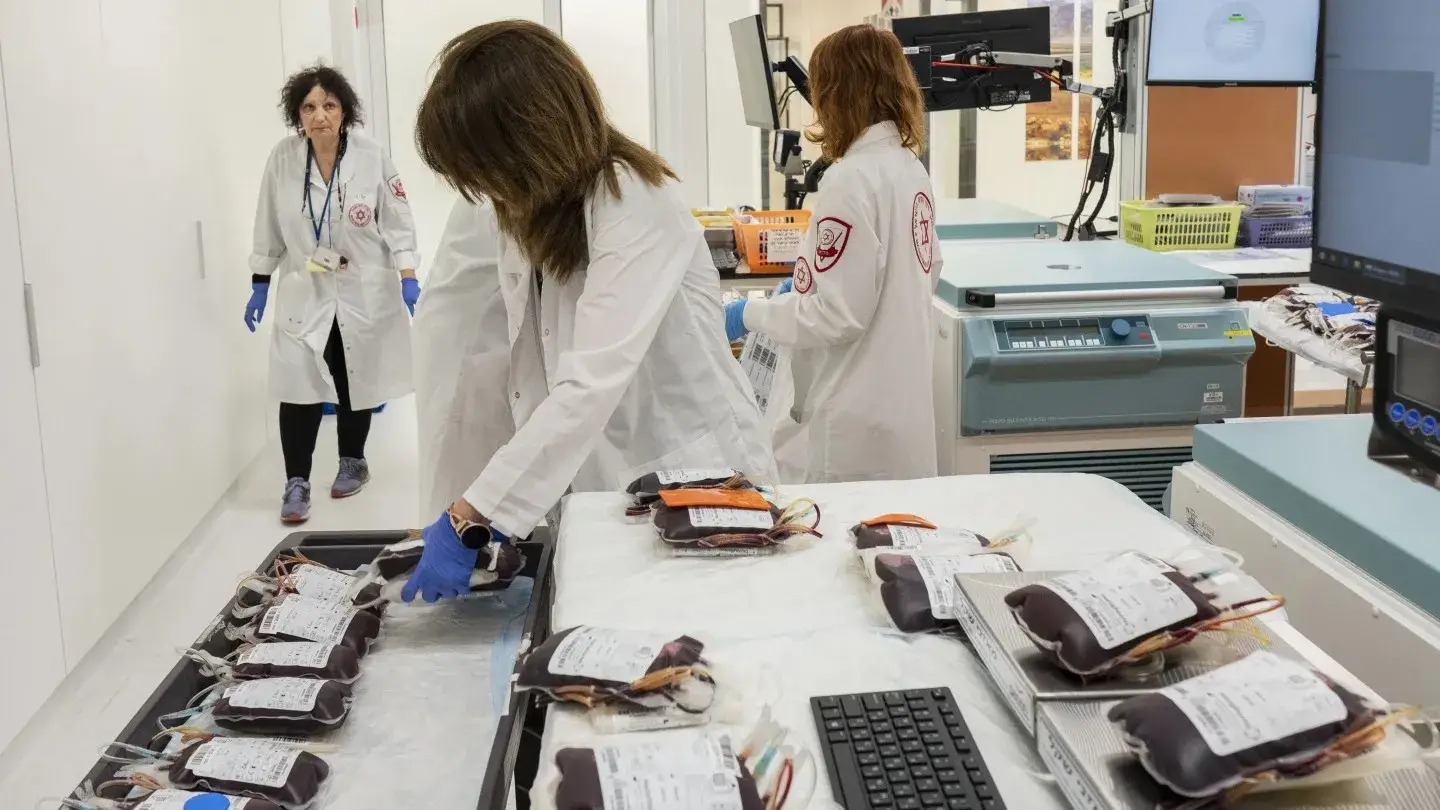 Israel blood bank processes high demand of blood | Republic World