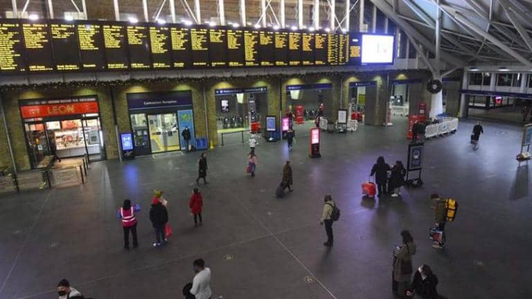 UK travellers face long waits amid systems problem affecting electronic ...