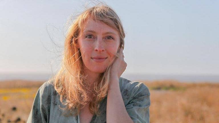 Succession actress Crystal Finn attacked by Otters during trip to ...