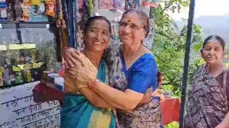 Sisters of PM Modi, CM Yogi Adityanath meet during pilgrimage in ...