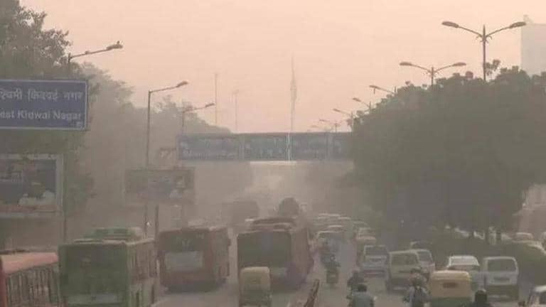 Delhi air quality shows slight improvement, but still remains in 'very poor' category | Republic ...
