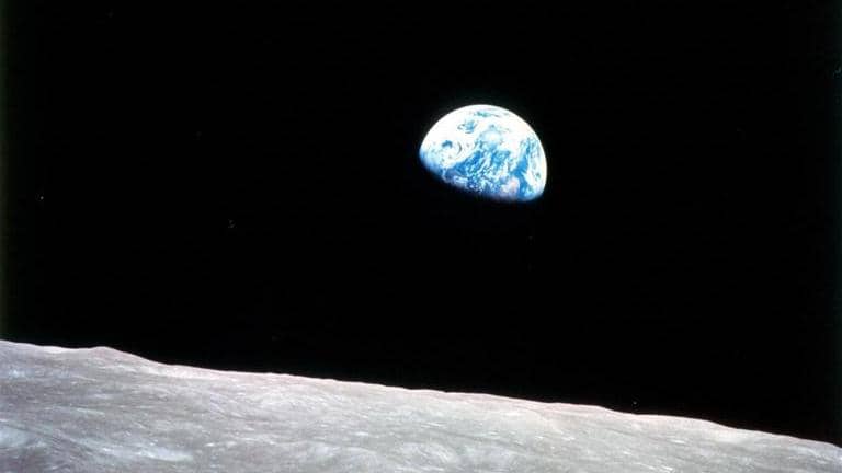ESA's Mars orbiter sends humbling views of Moon orbiting the Earth ...