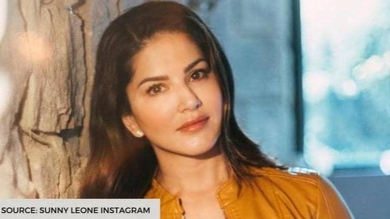 Sunny Leone's son leaves her teary-eyed as she gets ready to leave for ...
