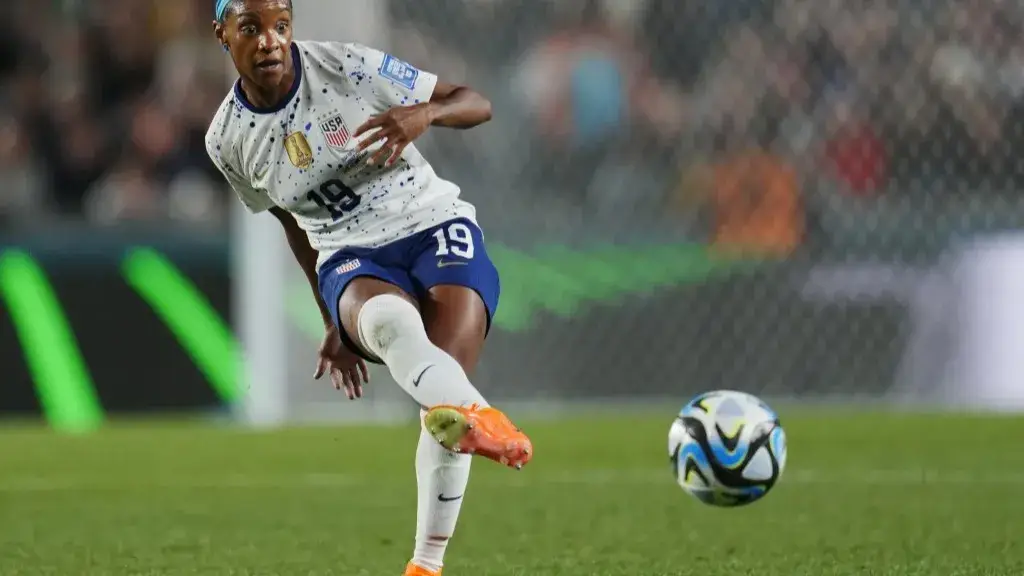 Crystal Dunn signs with NWSL champion NJ/NY Gotham FC through 2026 ...