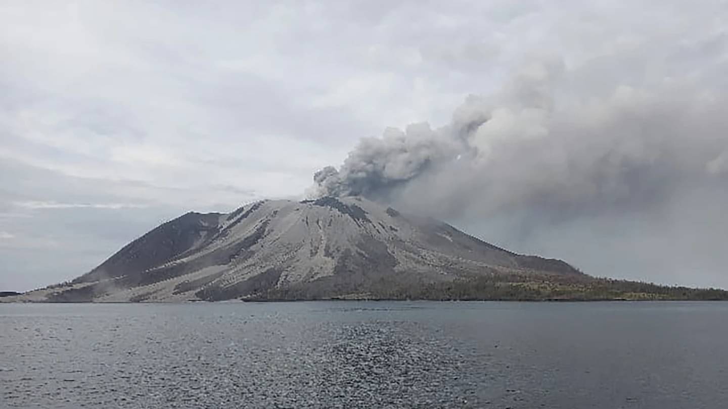 Indonesia: Ruang Volcano Continues Eruptions, Forces School and Airport ...