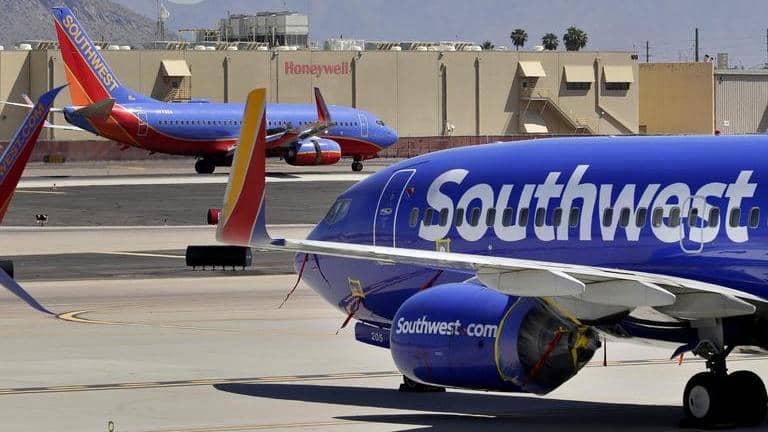 Southwest grounds flights nationwide due to technical issues | Republic ...