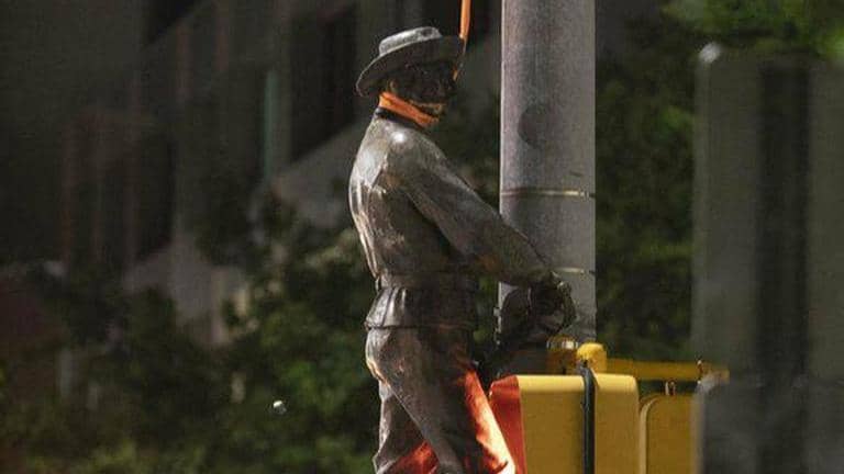 NC governor orders removal of Confederate statues in Raleigh- Republic ...