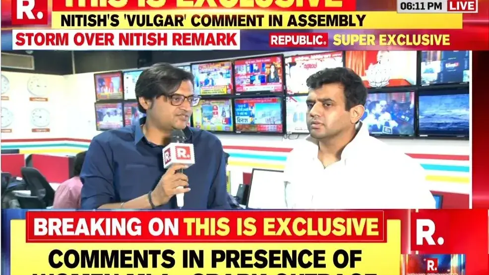 Arnab Goswami fumes over vulgar comment by Nitish Kumar in Bihar | Republic World
