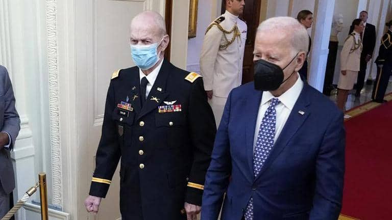To mask or not to mask? Biden goes both ways after first lady tests ...