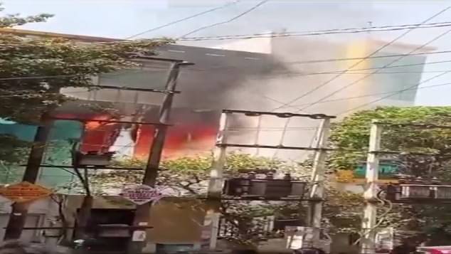 Massive Fire Engulfs Commercial Building in Noida Sector 63, Rescue ...