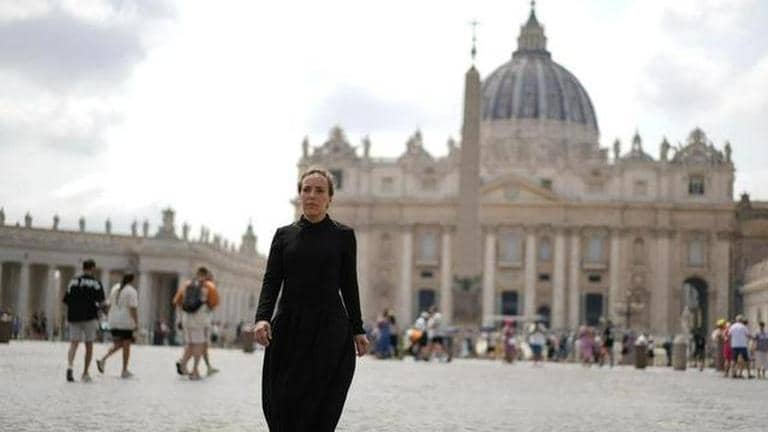 Pope Francis meets Julian Assange's wife and family, expresses ...