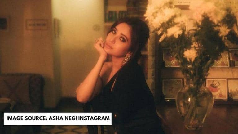 Asha Negi gives out 'La La Land' vibes in latest photo dressed in ...