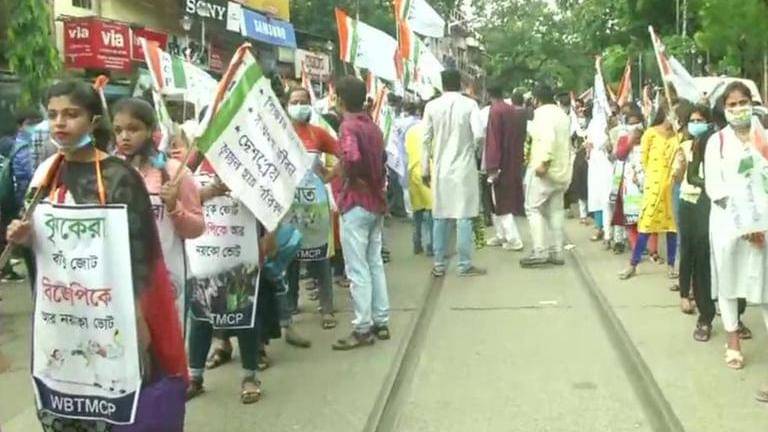 TMC farmers' wing protests against farm bills in Bengal- Republic World