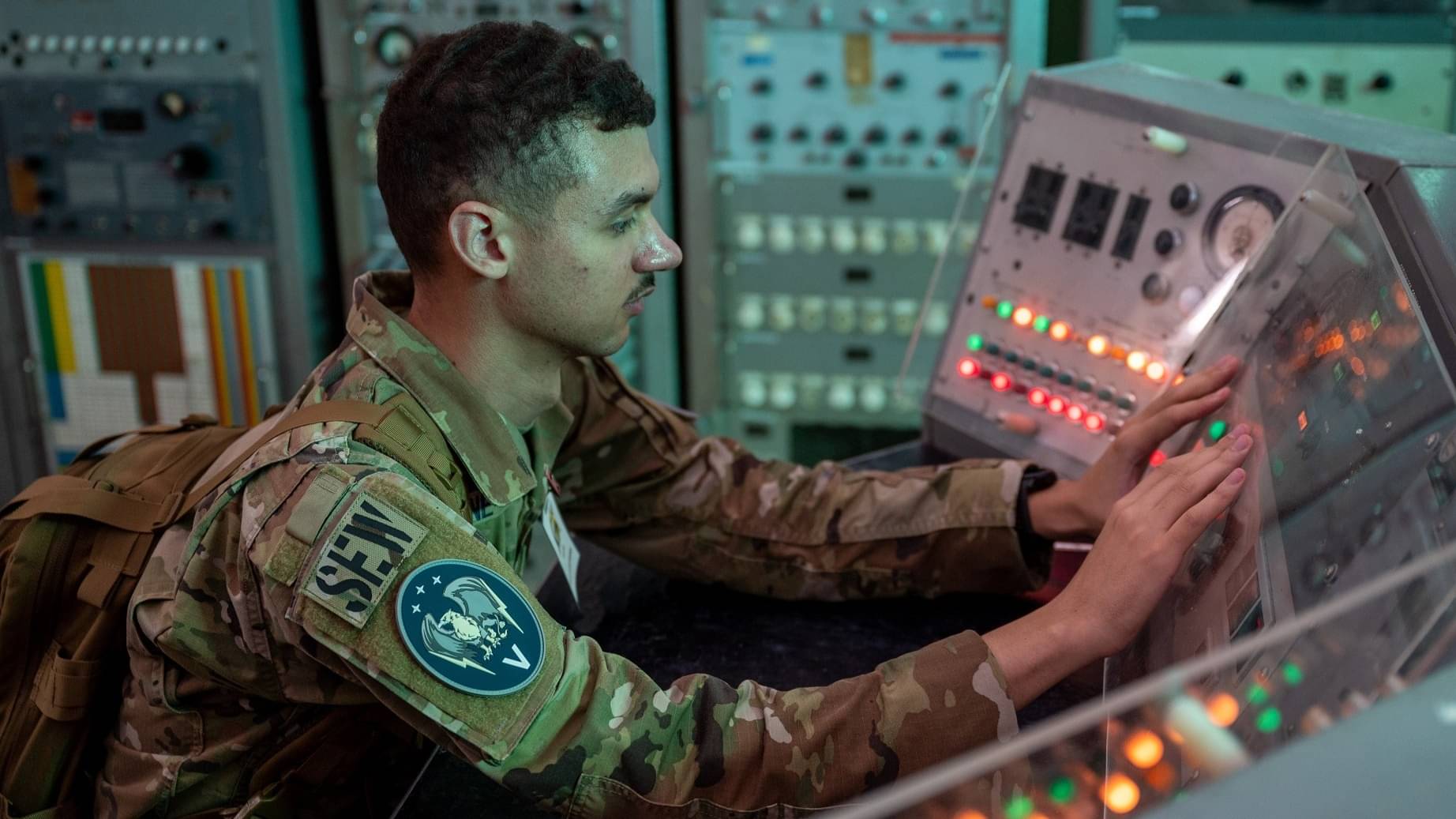 U.S. Space Force Prepares for First-Ever In-Orbit Satellite Servicing ...