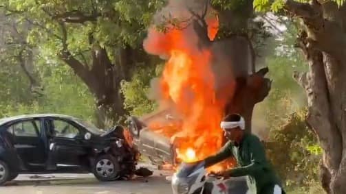 At Least 2 Killed, Several Injured in Massive Road Crash in UP's Gonda | Republic World