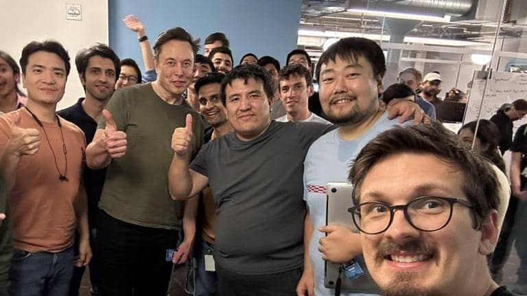 'Where are the women?': Elon Musk's Twitter HQ code review pic sparks ...