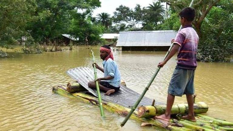 UP's Pandu river swells up due to heavy rainfall; several areas flooded ...