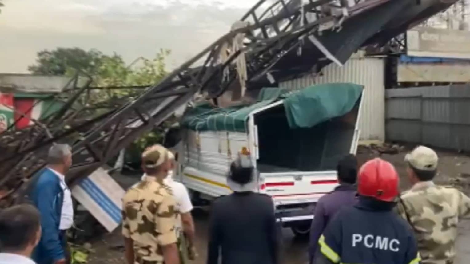 Billboard Collapses Near Pune, 3 Days After Mumbai Incident That Killed 16 | Republic World