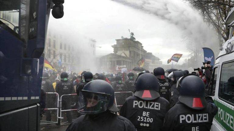 German parliament probes intruder incident during virus vote- Republic ...