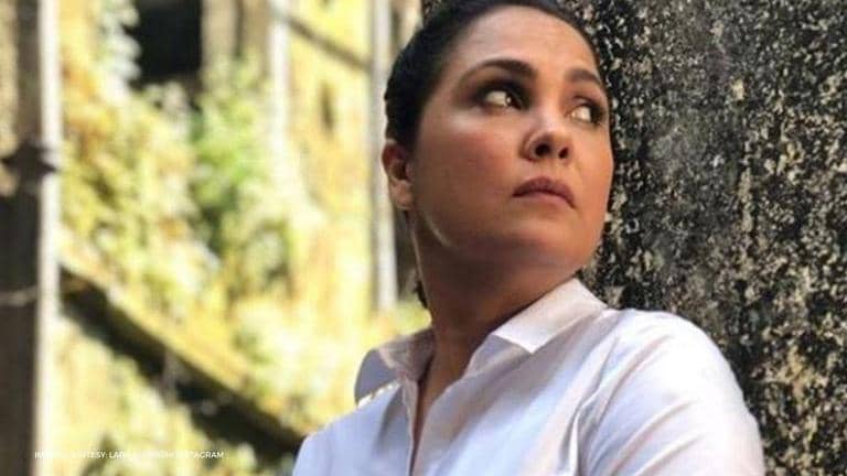 Lara Bhupathi shines in a white Boho dress; plants few hibiscus stems ...