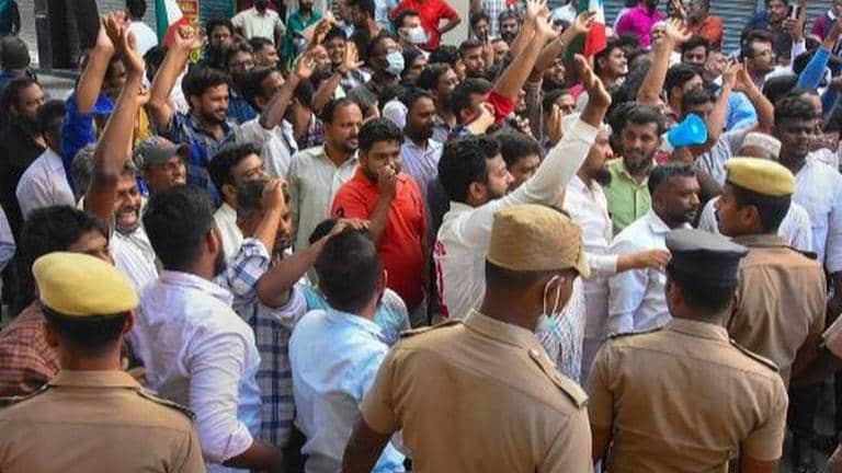 PFI activist held in UP's Ayodhya | Republic World