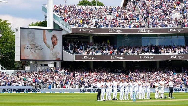 England and New Zealand halt first Test to give classy tribute to Shane ...