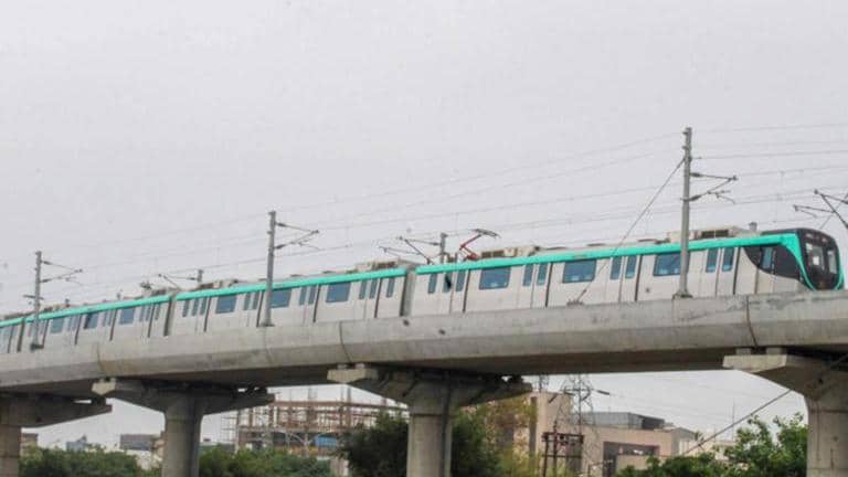 Noida Metro begins UPI payment facility for counter tickets | Republic ...