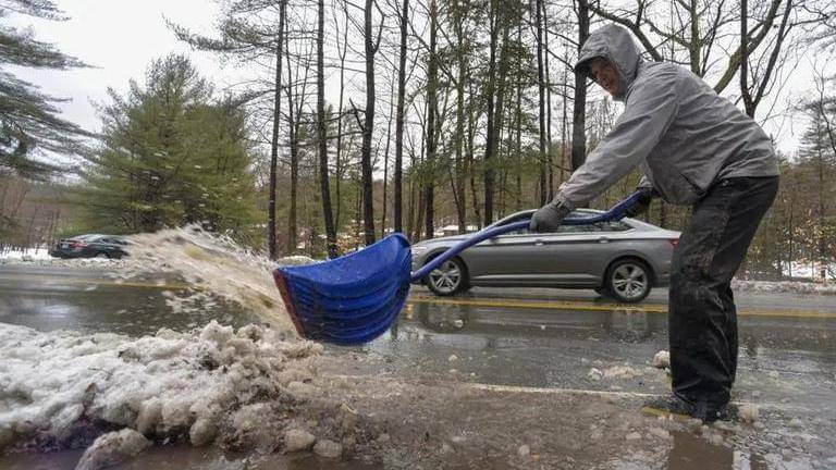US winter storm death toll reaches 28 as millions endure blizzards ...