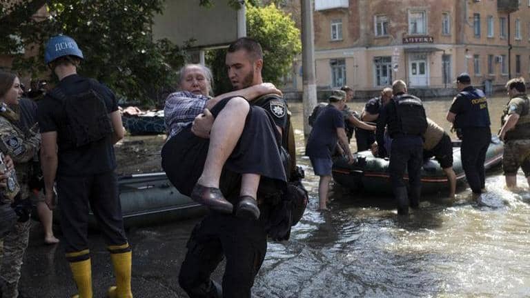 No drinking water for thousands in Ukraine in aftermath of dam break ...