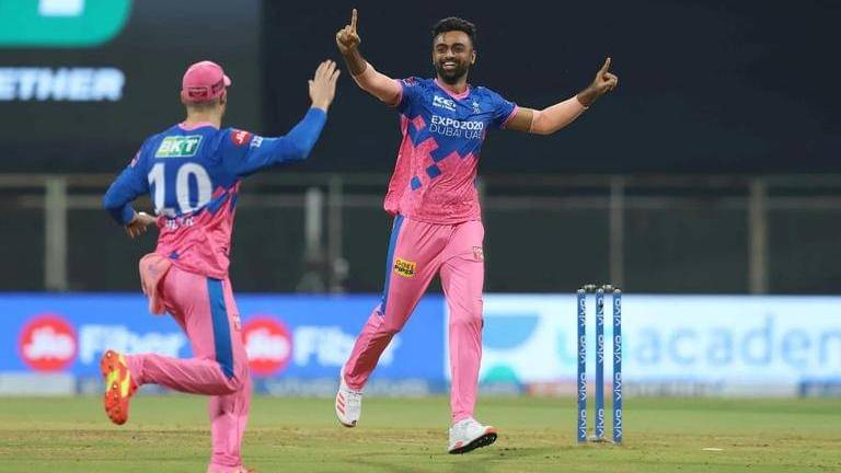 'Unadkat exits Dinda academy': Netizens shocked as RR pacer rattles DC ...