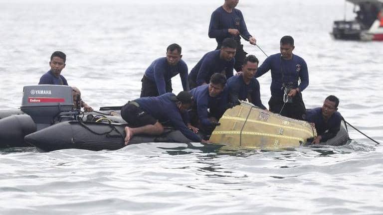 Search continues for plane debris in Java Sea | Republic World