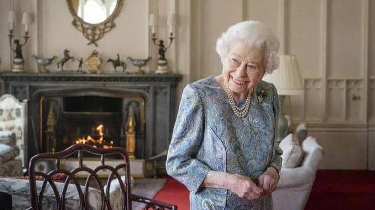 New portrait of UK Queen released for platinum jubilee | Republic World