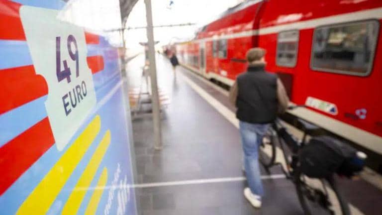 More than 3 million snap up new Germany-wide public transit ticket ...
