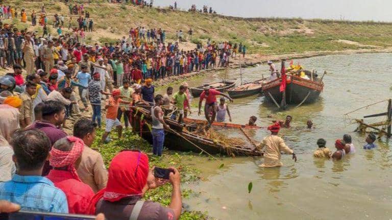 Boat capsize: Body of youth fished out, toll climbs to 4 | Republic World