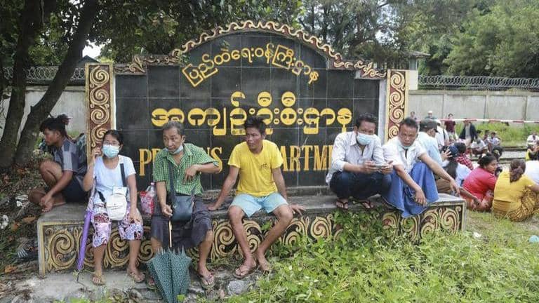 Massive explosion at Insein prison in Myanmar kills 8 & injures 15 ...
