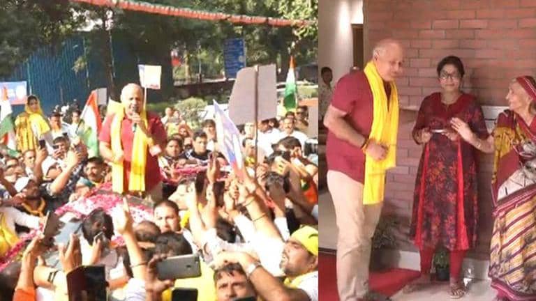Manish Sisodia takes blessings from mother ahead of CBI grilling, holds ...