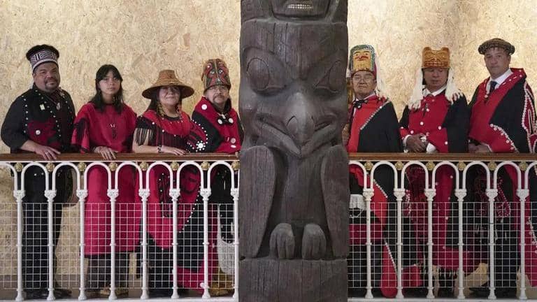 Scottish museum returns Indigenous totem pole to the Nisga’a Nation ...