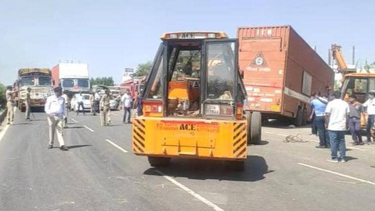 At least 10 killed in truck-rickshaw collision in Vadodara; PM Modi ...