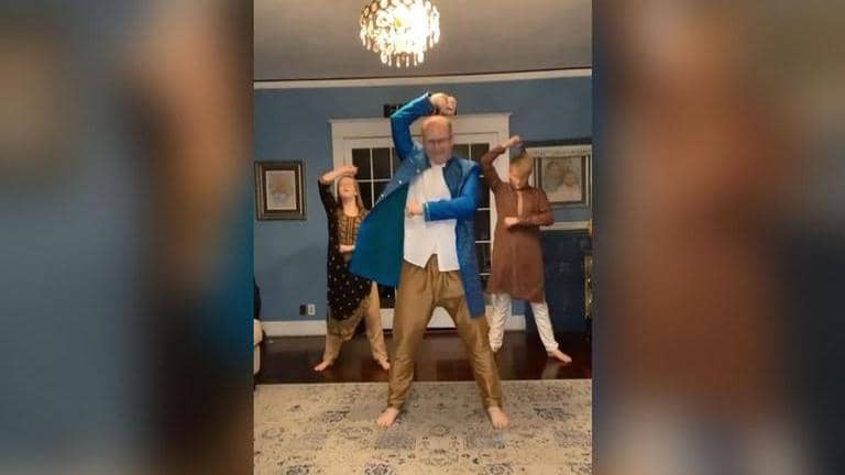 'Dancing dad' shows off his moves for 'Chogada' in traditional attire ...