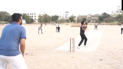 VIDEO: Health Minister Mansukh Mandaviya Shows Off Cricket Skills in ...