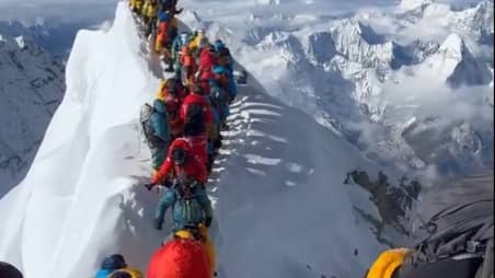 Video of traffic jam on Mount Everest surprises netizens. Here's what ...