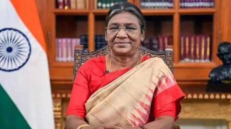 Pharmacist suspended for clicking pictures with President's chopper ...