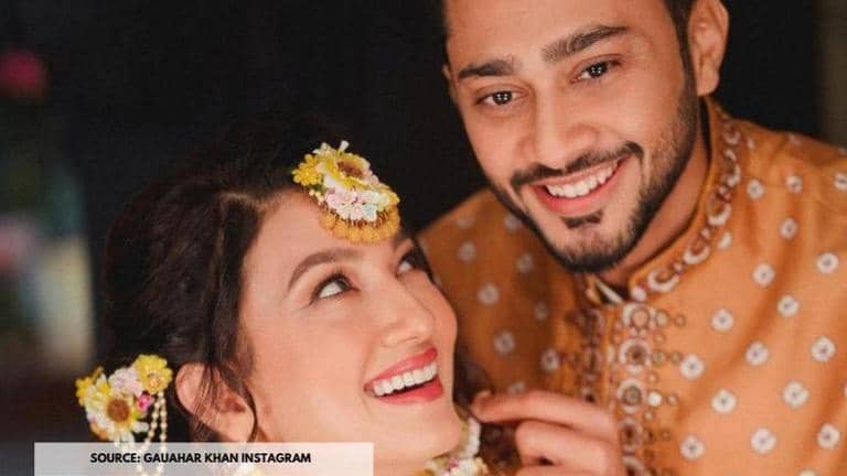 When Gauahar Khan & Zaid Darbar's families crooned and swooned to "Tu ...