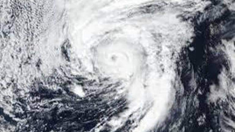 Hurricane Paulette makes rare landfall in Bermuda as Cat 1 | Republic World