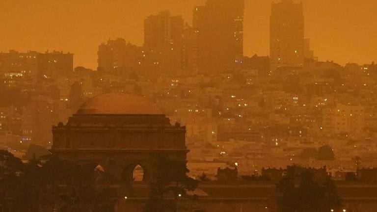 Wildfire smoke in US exposes millions to hazardous pollution | Republic ... Wildfire smoke in US exposes millions to hazardous pollution | Republic ...