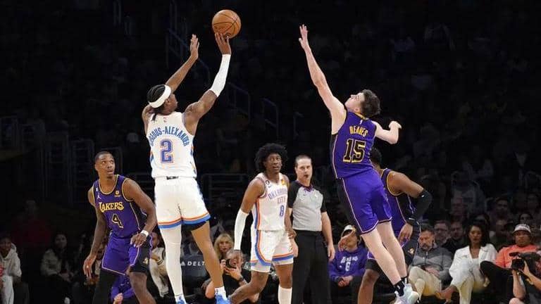 Anthony Davis scores 37 as Los Angeles Lakers hold off Oklahoma City Thunder 116-111 | Republic ...